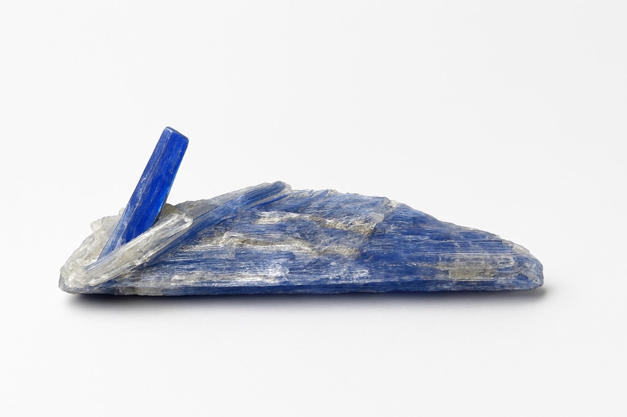 Blue kyanite – Calcuullator